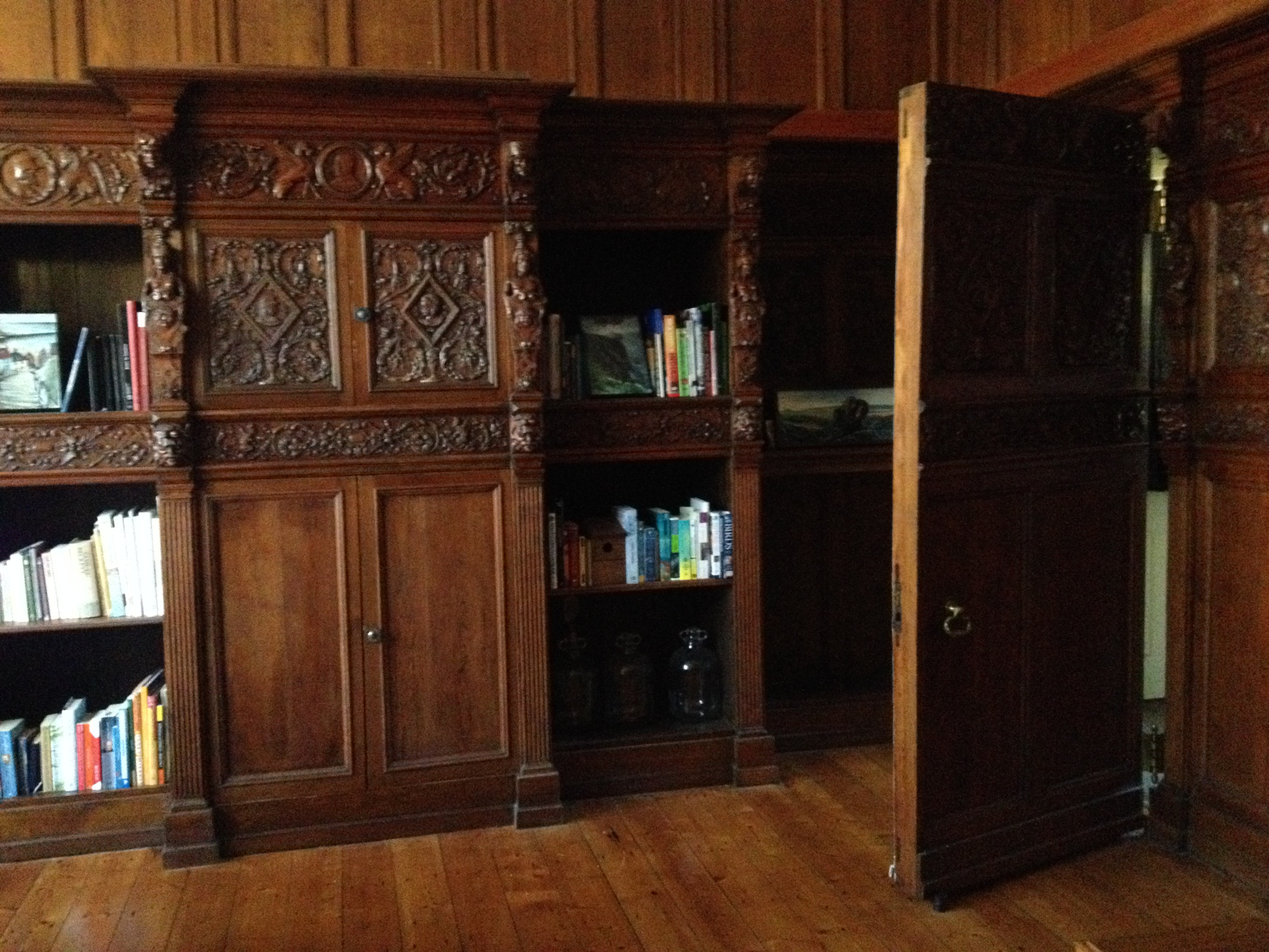 A Hidden Victorian Treasure in Headingley – The Secret Library | Leeds ...